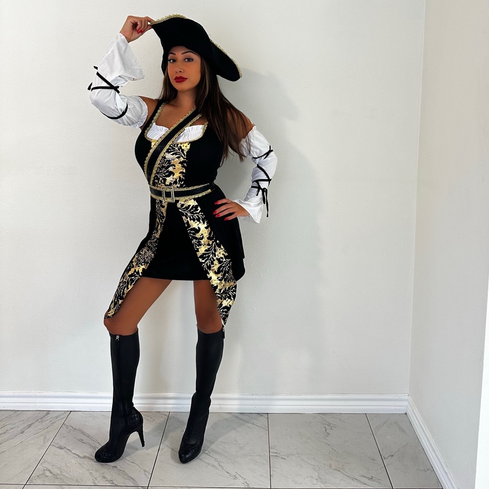 Sexy Black Sea Buccaneer Halloween Costume - Gem